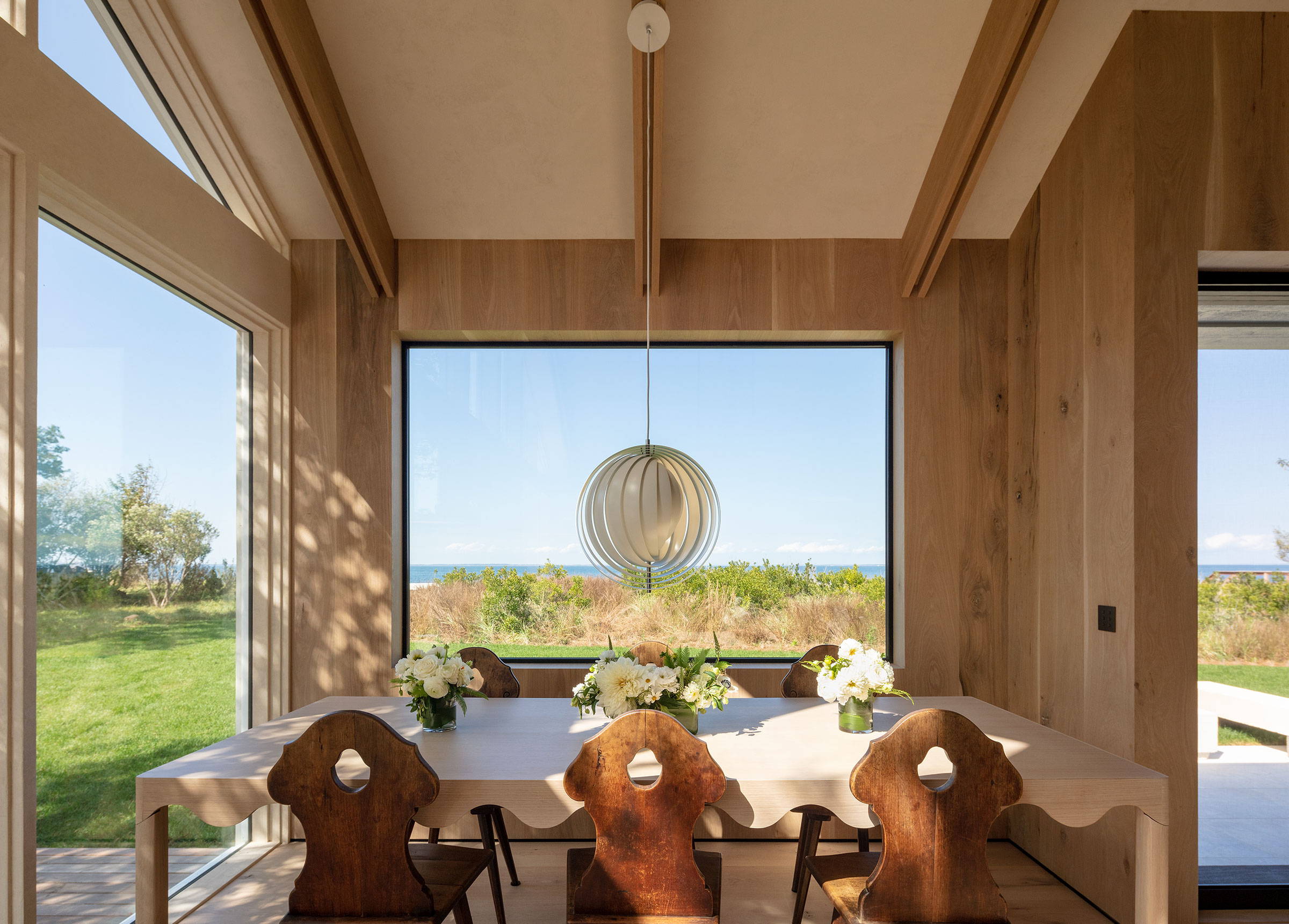 Ketra's Residential Lighting at Sasha Bikoff's Hamptons Barnhouse